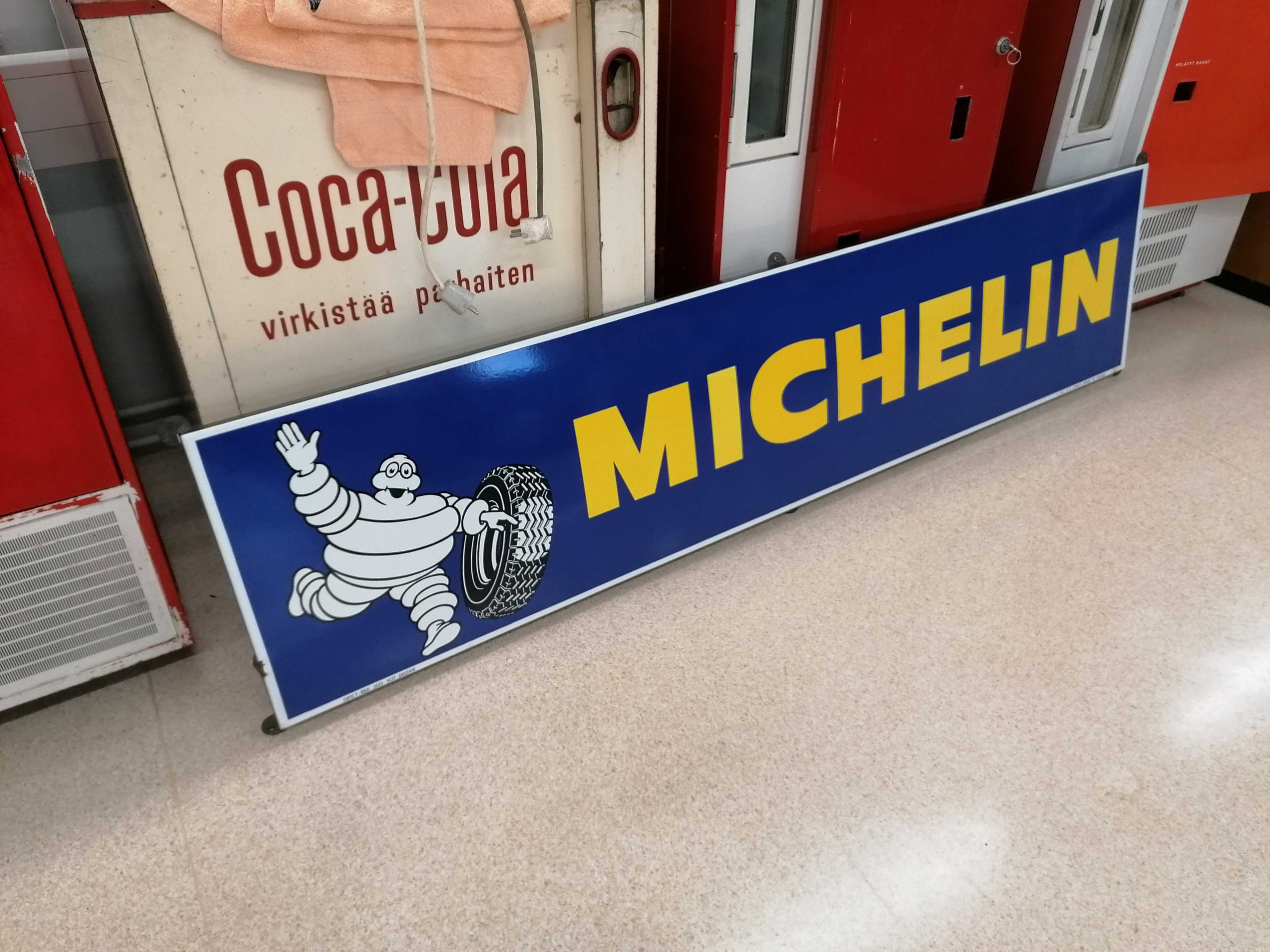 Michelin iso pelti kyltti 1981 / Michelin big sign 1981