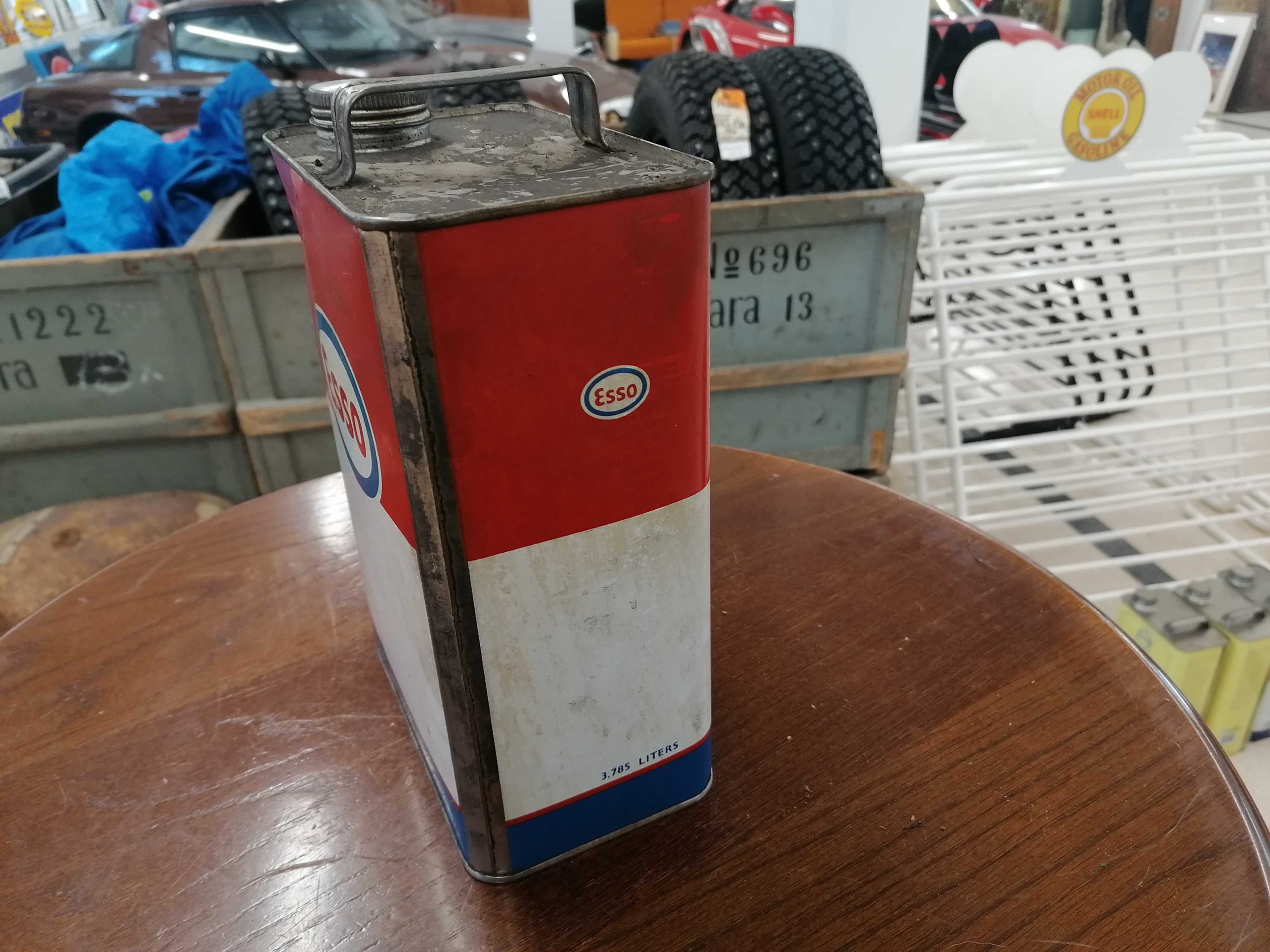 Esso öljykanisteri / Esso oil can