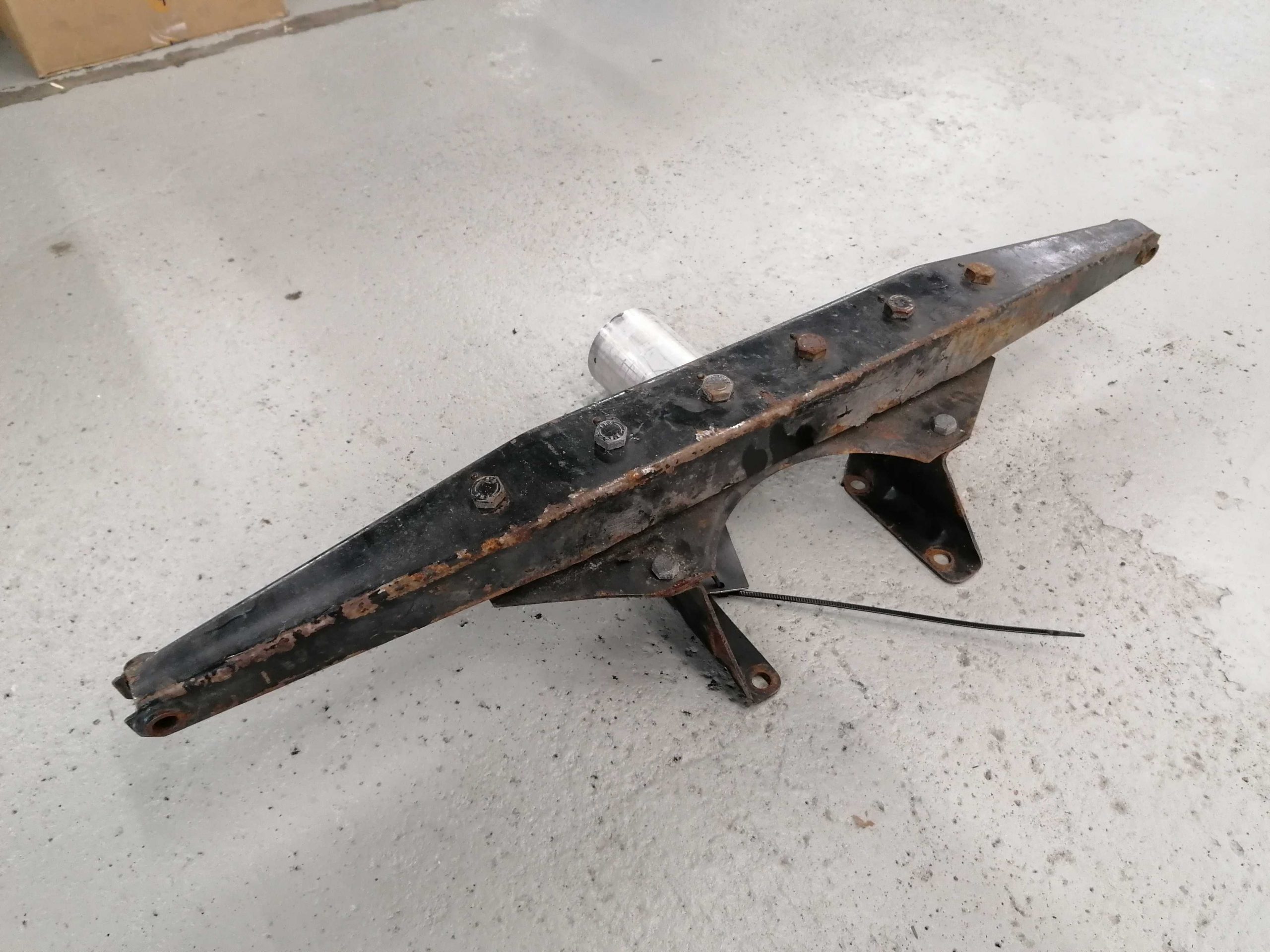 Porsche 912 Moottori kannake / Porsche 912 engine mount