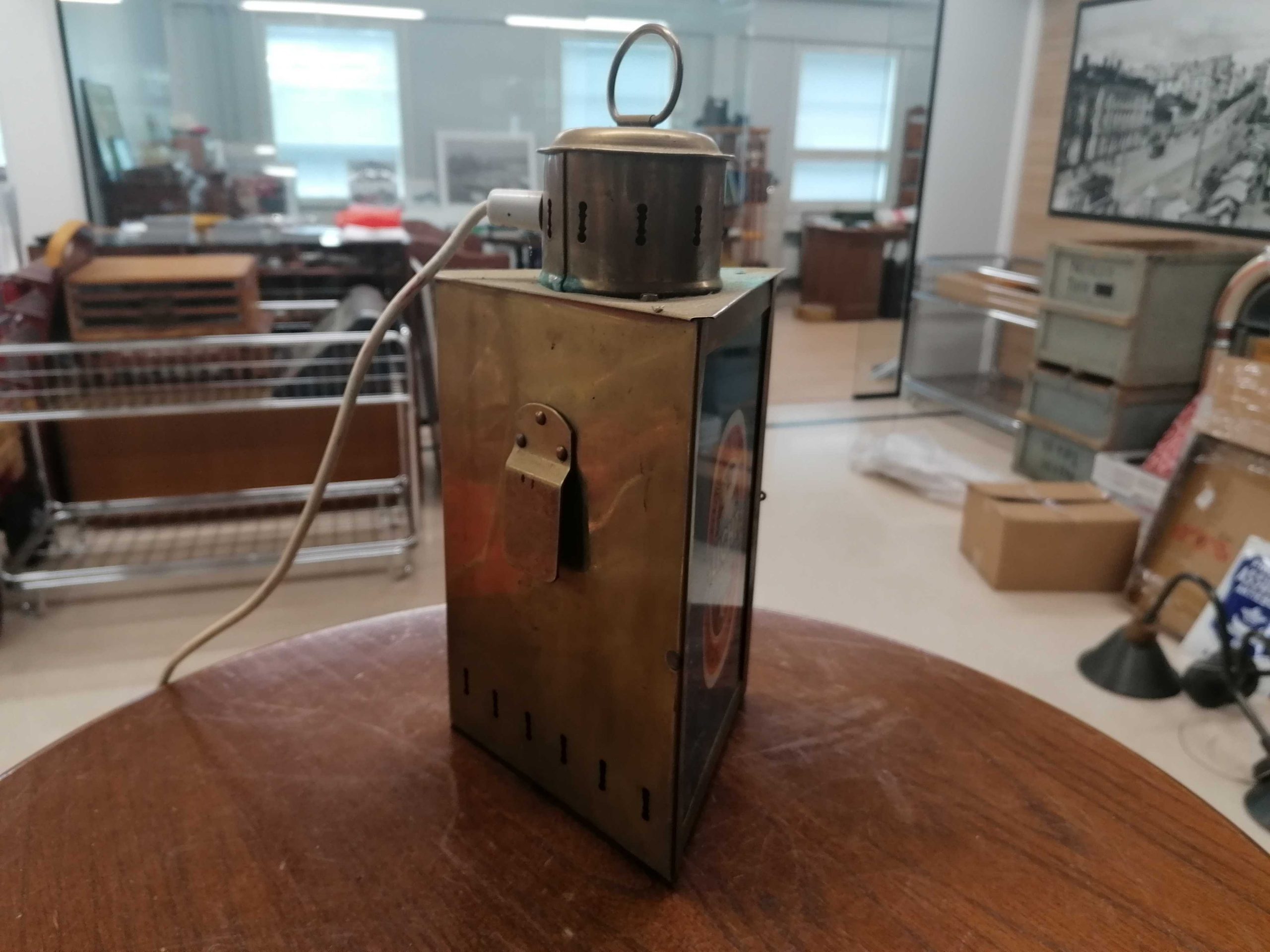 Laivan lyhty lamppu / ship’s lantern light